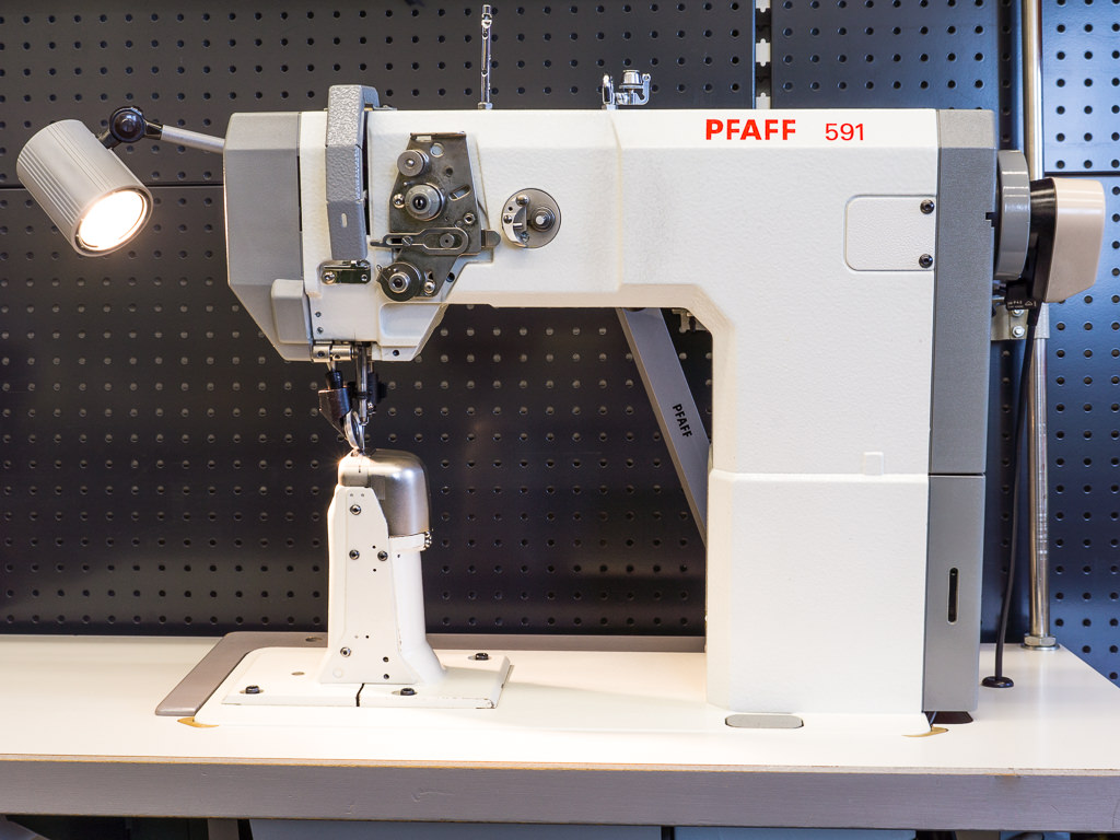 Pfaff 591 BL Säulennähmaschine | 10025