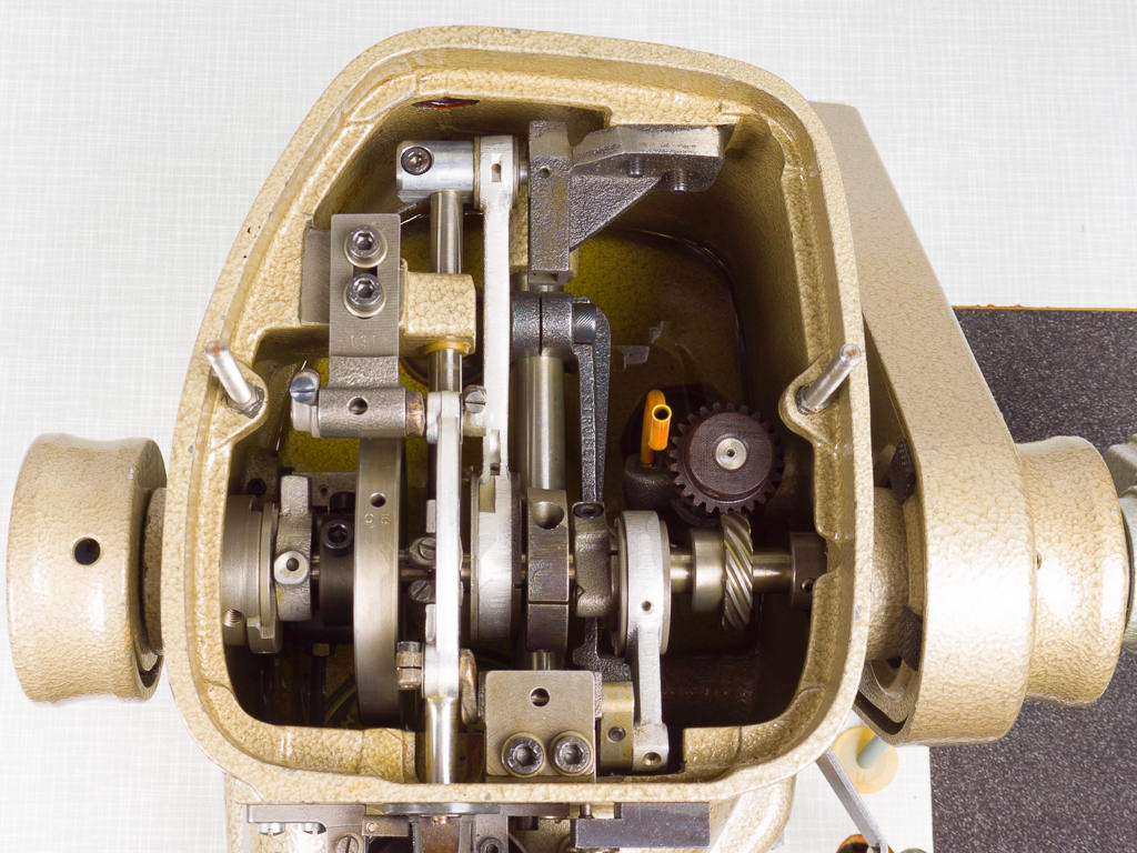 Strobel 141-40 Fur sewing machine | 10026