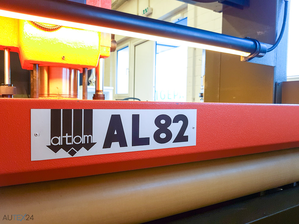 Atom HS 520/7 Crosshead die cutting machine | 10038